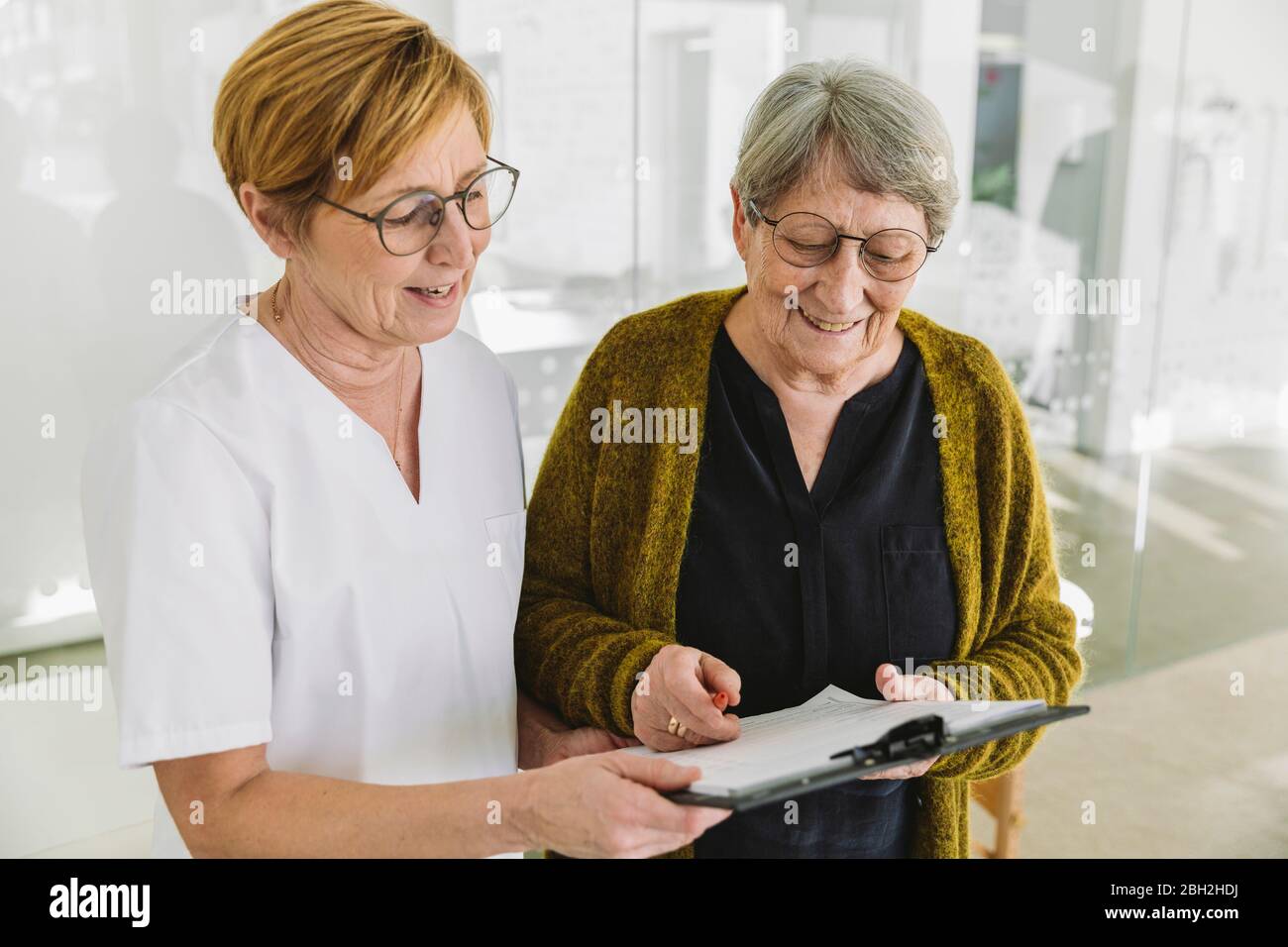 Mature secretary hi-res stock photography and images - Alamy