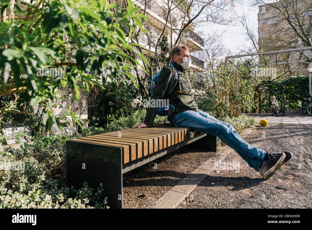 Mask bench hi-res stock photography and images - Alamy