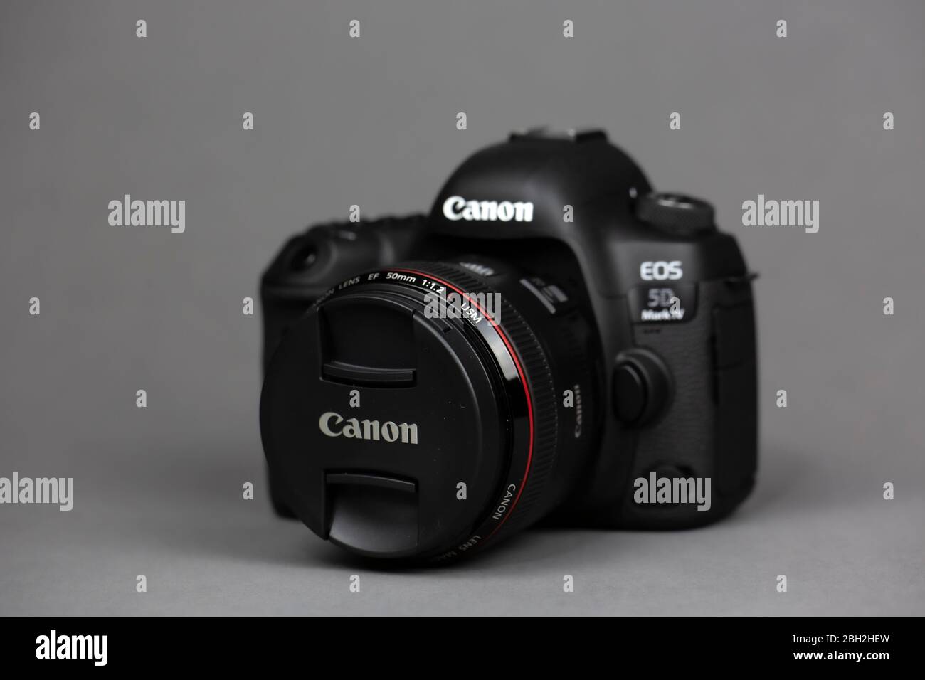 Tokyo, Japan 22.04.2020: DSLR camera Canon Mark 5D IV with Canon EF ...