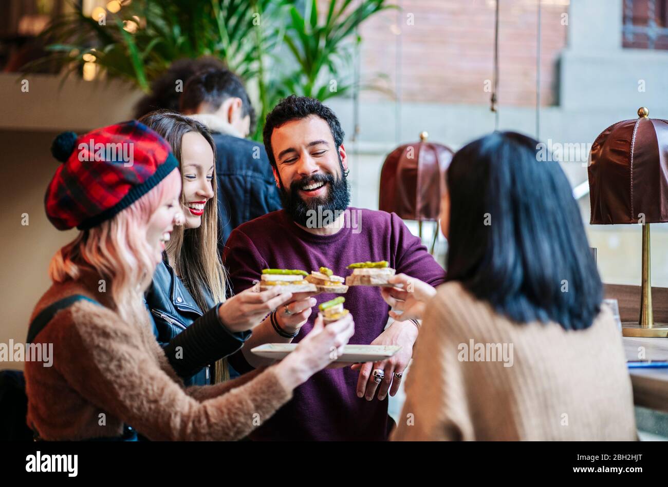 Women sharing meals hi-res stock photography and images - Alamy