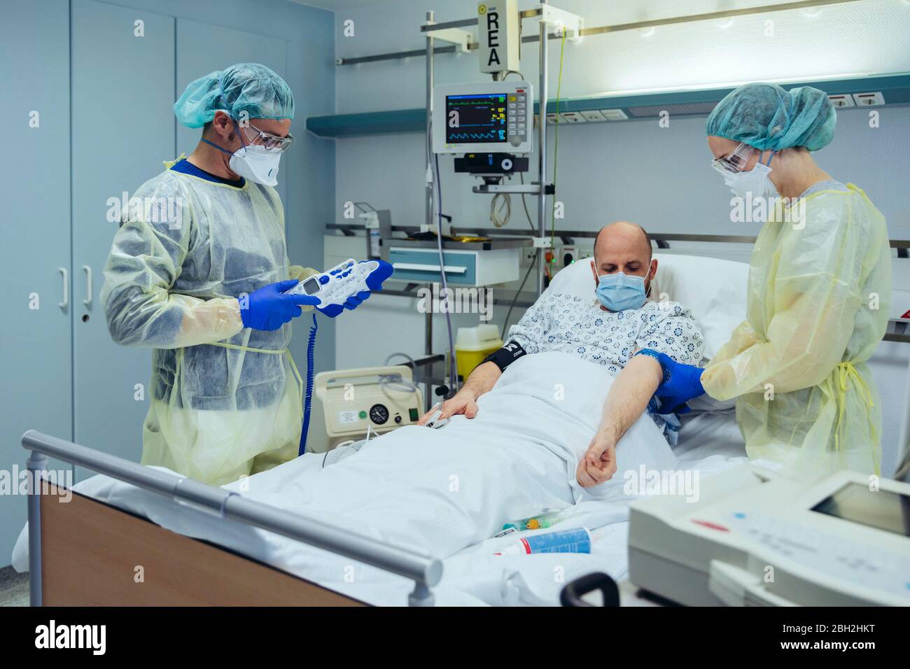 Hospital emergency bed hi-res stock photography and images - Alamy