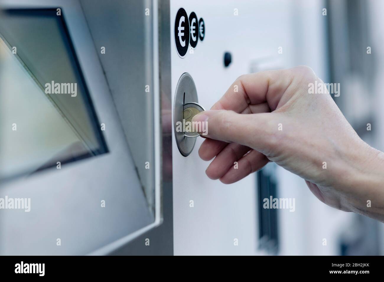Person putting their hand up hi-res stock photography and images - Alamy