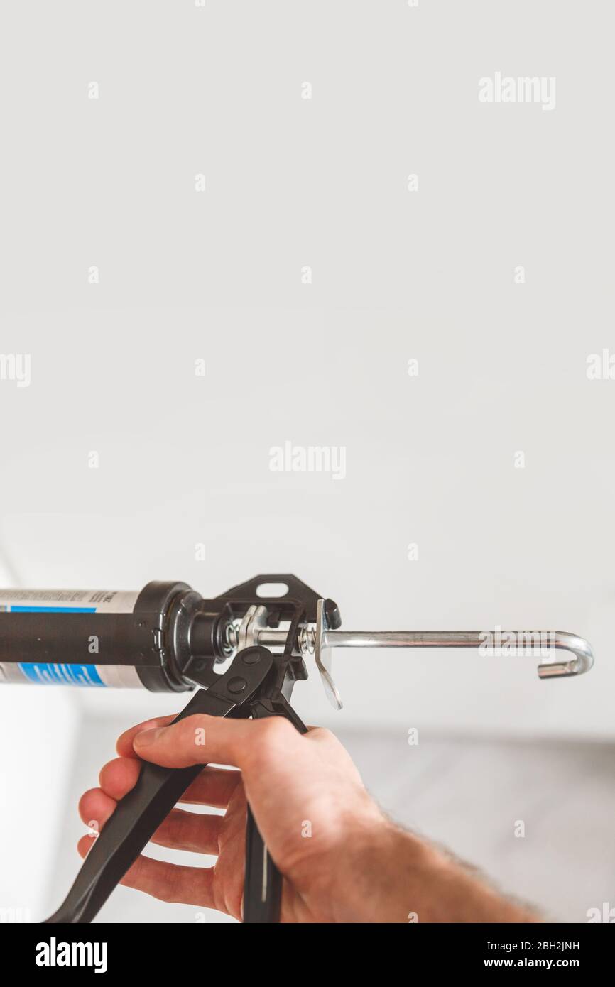 Caulking gun hi-res stock photography and images - Alamy
