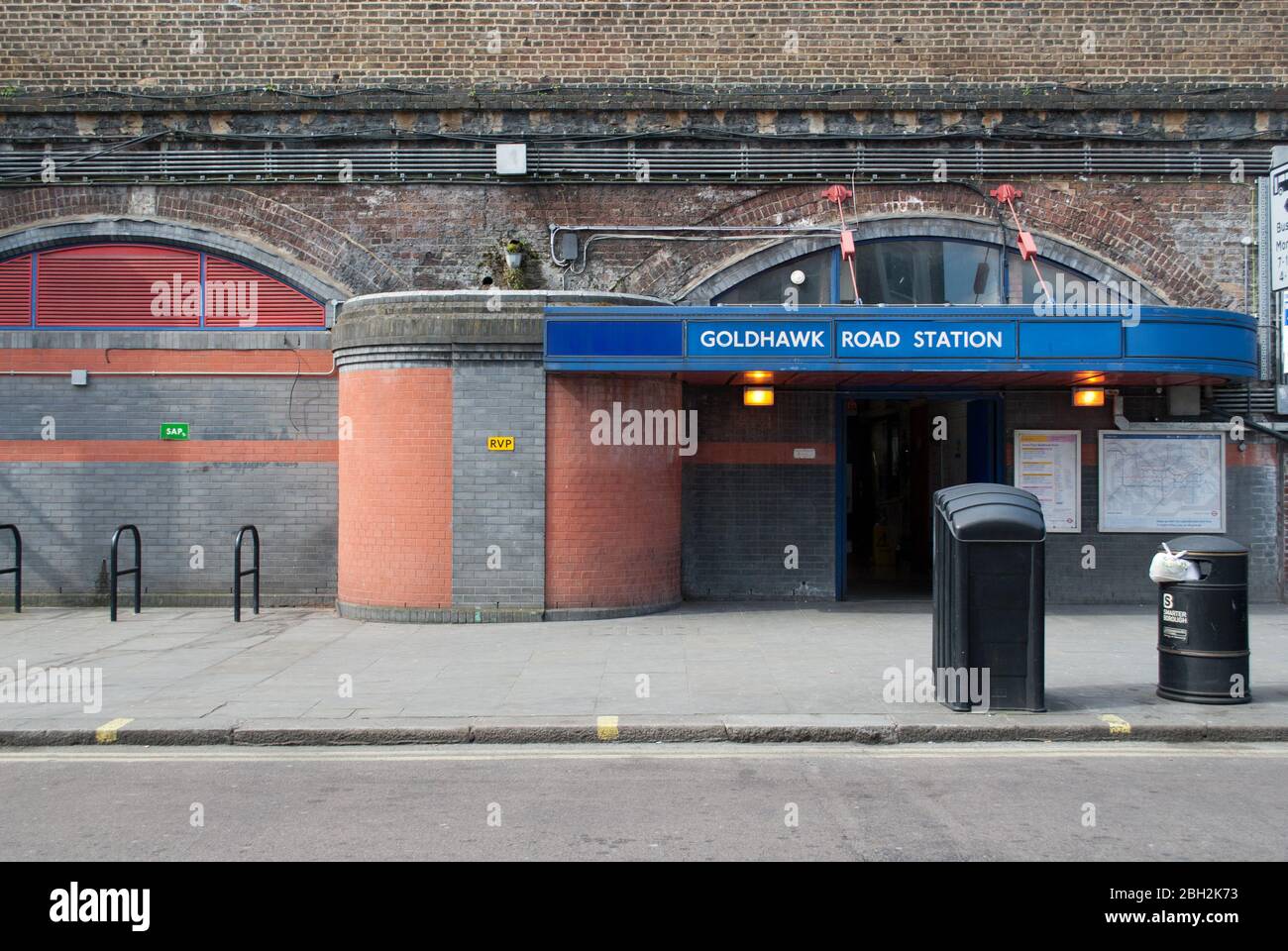 Goldhawk Road Station, Shepherd's Bush, London W12 8EG Stock Photo - Alamy