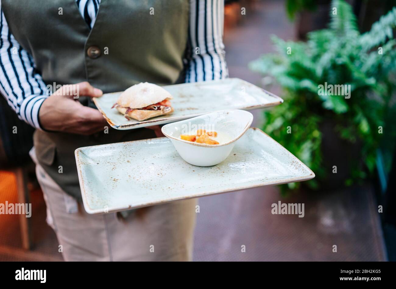 Food serving dishes hi-res stock photography and images - Alamy