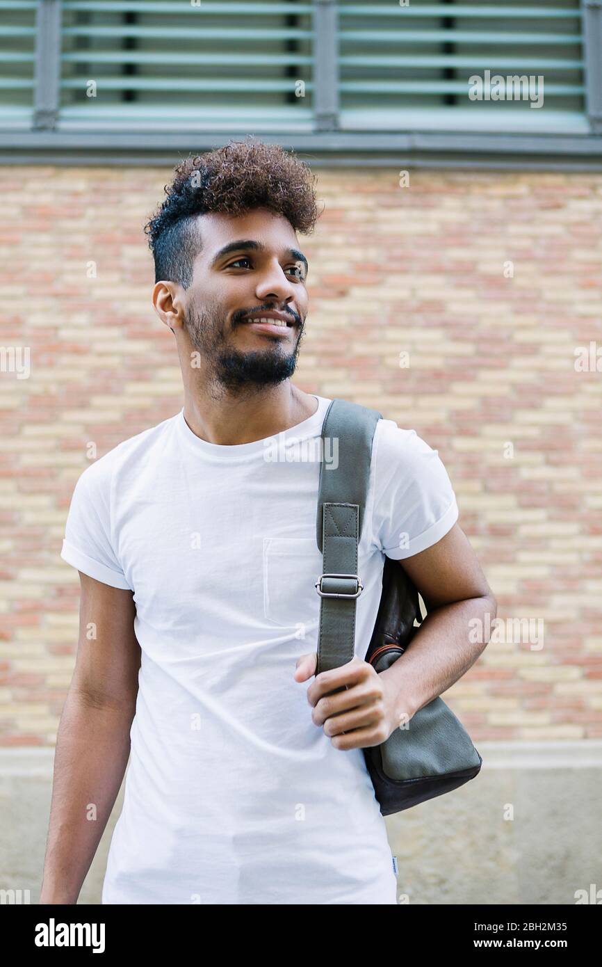 Portrait of bearded young man Stock Photo - Alamy