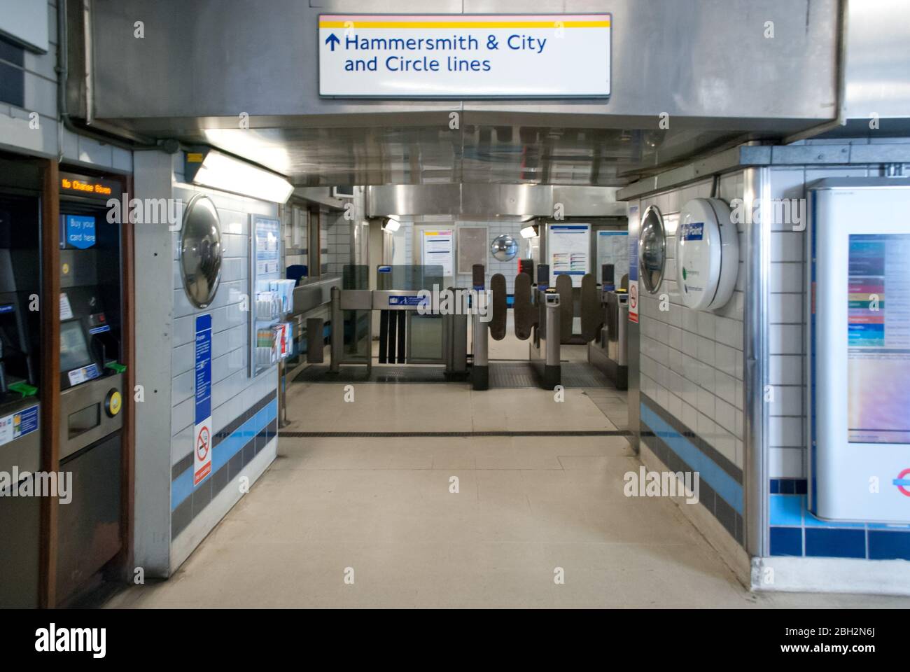 Goldhawk Road Station, Shepherd's Bush, London W12 8EG Stock Photo - Alamy