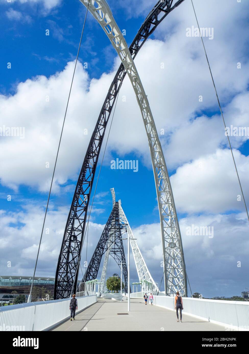 Cable truss bridge hi-res stock photography and images - Alamy