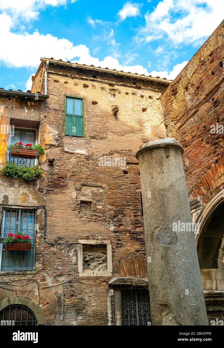 Ghetto house hi-res stock photography and images - Alamy