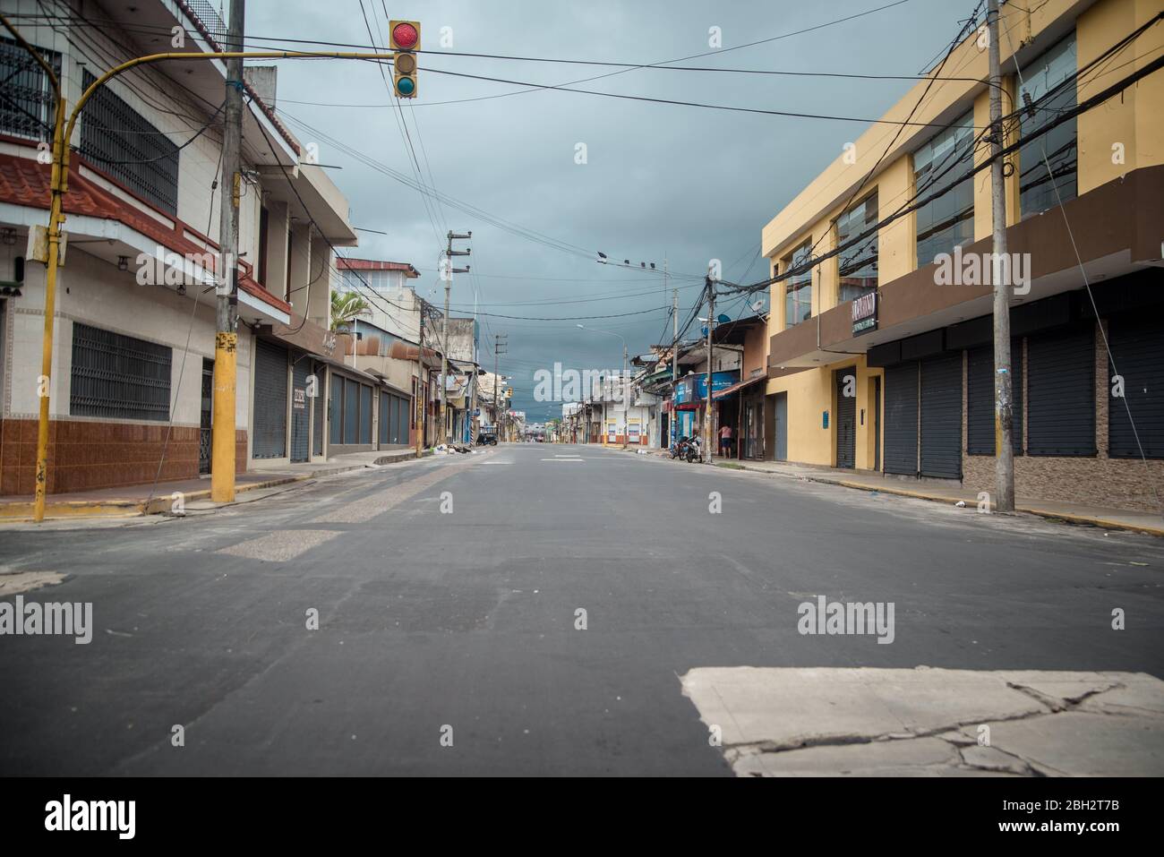 Empty street scene hi-res stock photography and images - Alamy