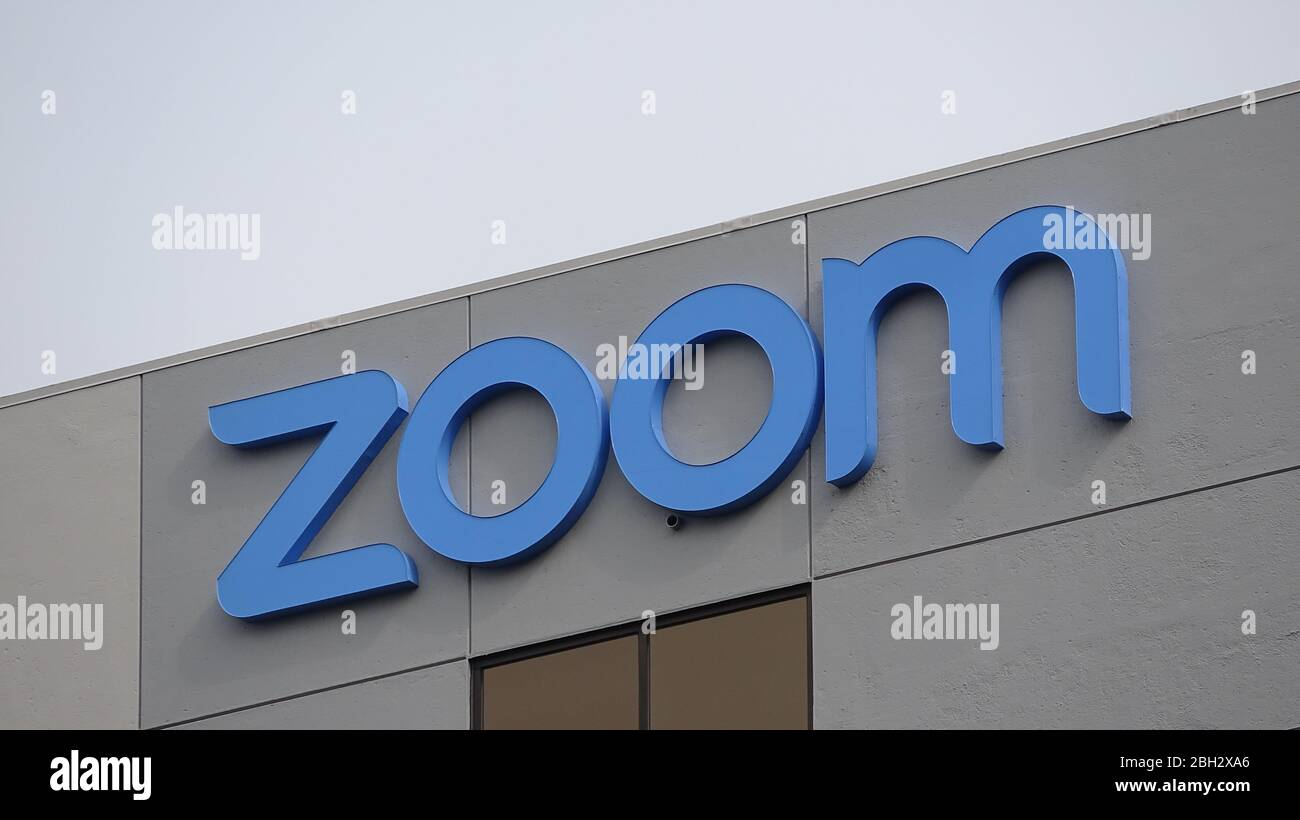 Zoom video communications hi-res stock photography and images - Alamy