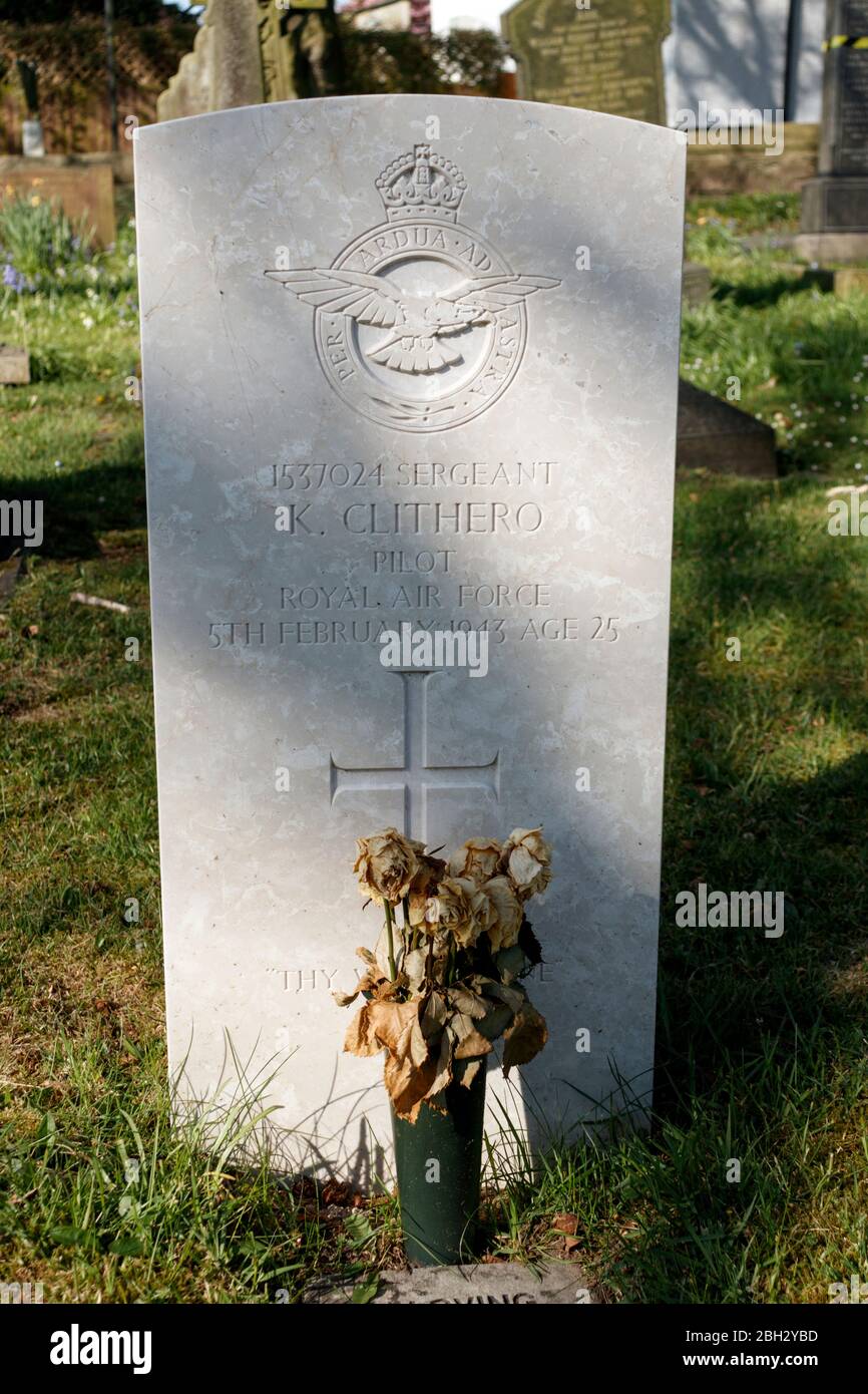 Military headstone in st hi-res stock photography and images - Alamy