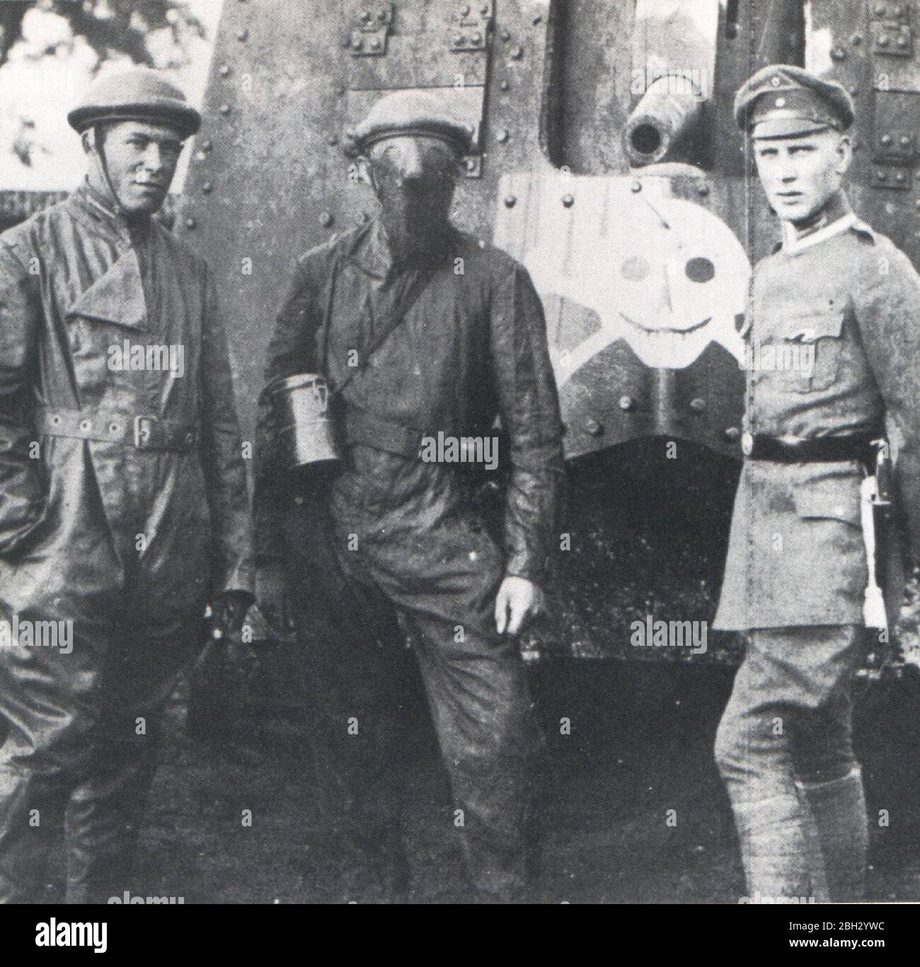 German tank crew in the second world war hi-res stock photography and ...
