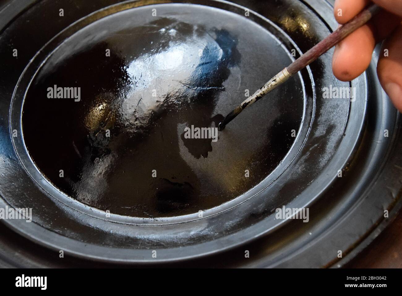 Painting the woofer diffuser with ink stamp. Painting the diffusers of ...