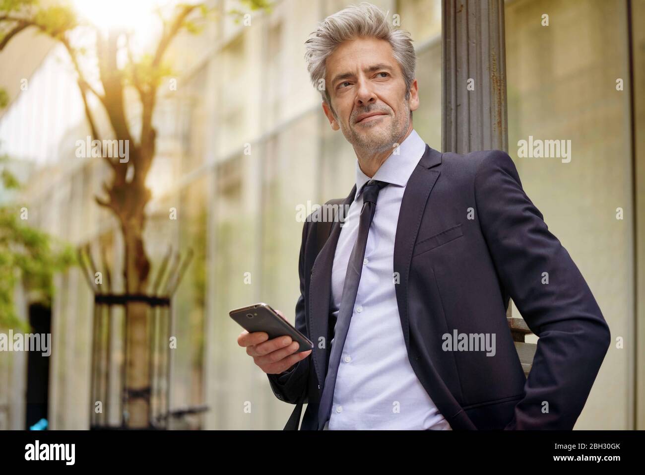 Commuting on foot hi-res stock photography and images - Alamy