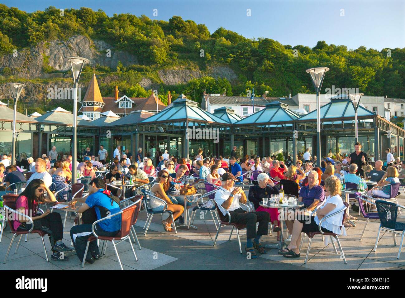 Mumbles cafe hi-res stock photography and images - Alamy