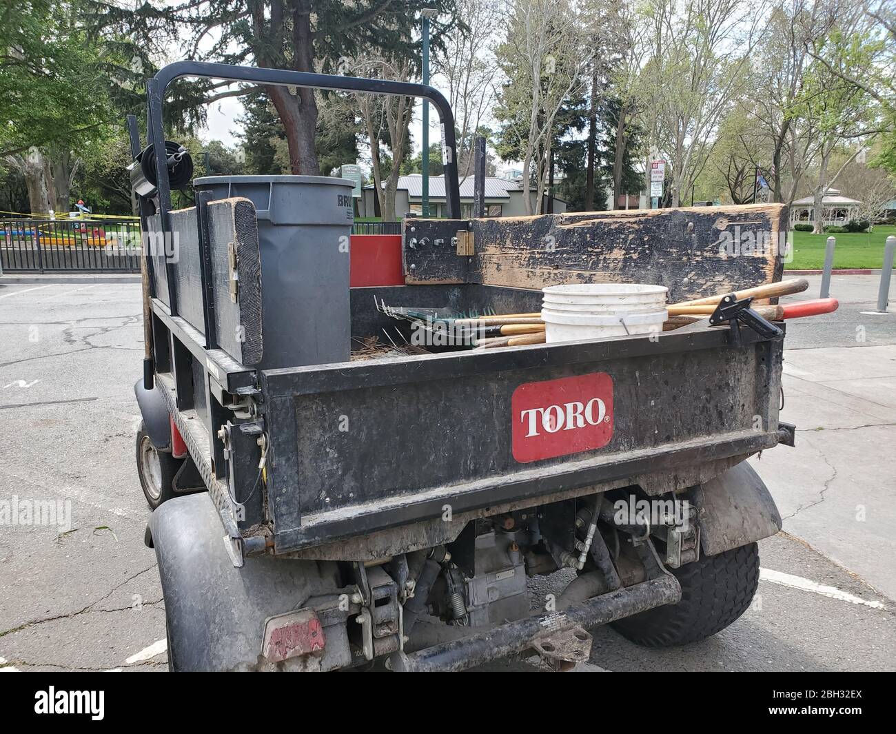 Landscaping logo hi-res stock photography and images - Alamy