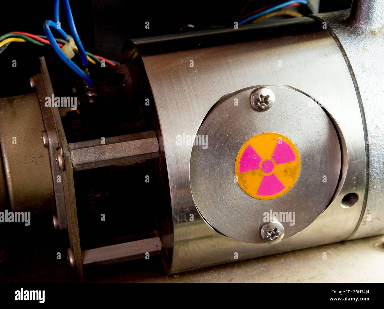 Radioactive beam hi-res stock photography and images - Alamy