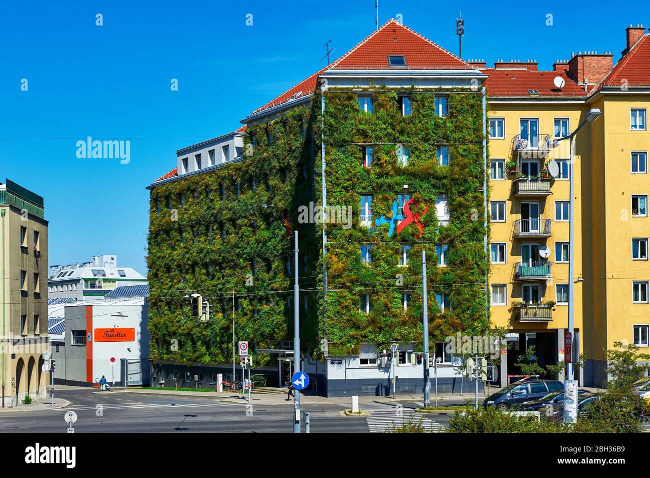 Street scene in downtown vienna hi-res stock photography and images - Alamy