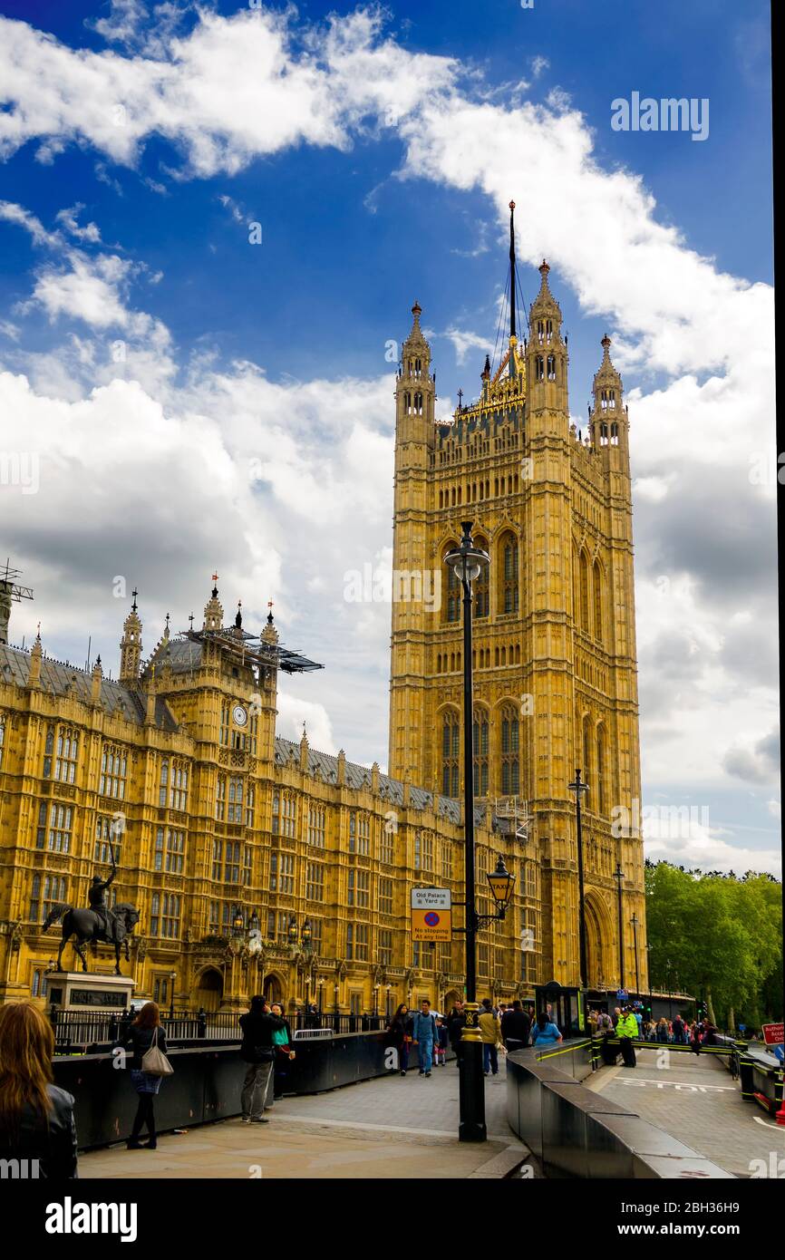 London house of commons river hi-res stock photography and images - Alamy
