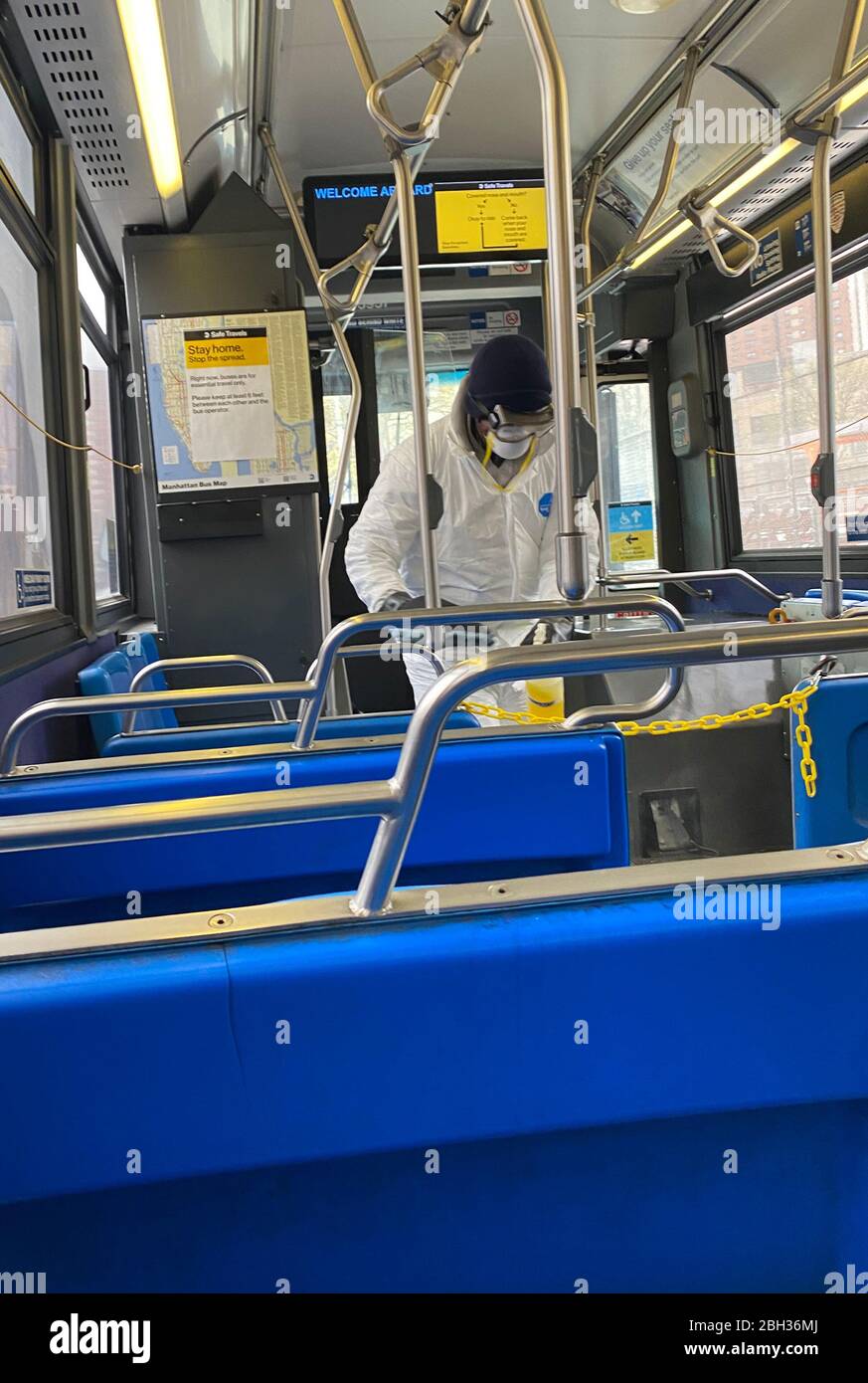 Nyc bus hi-res stock photography and images - Alamy