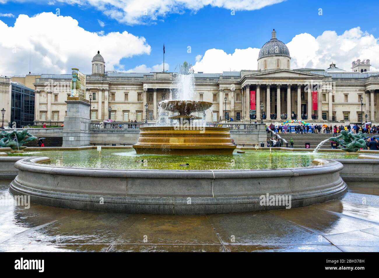 Uk trafalgar square hi-res stock photography and images - Alamy
