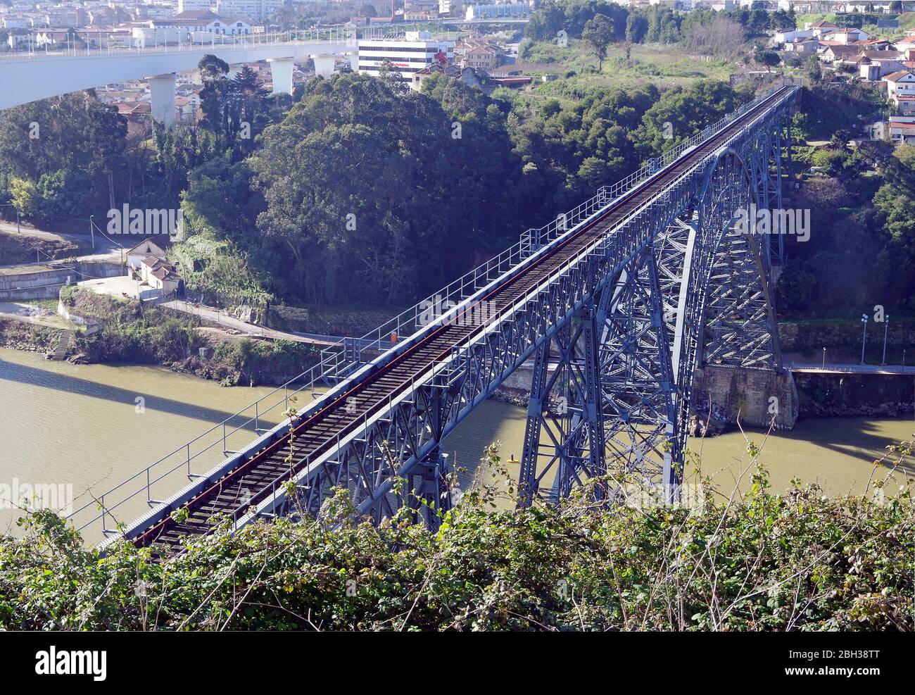 Gustav Eiffel’s pioneering Maria-Pia railway bridge over the river ...