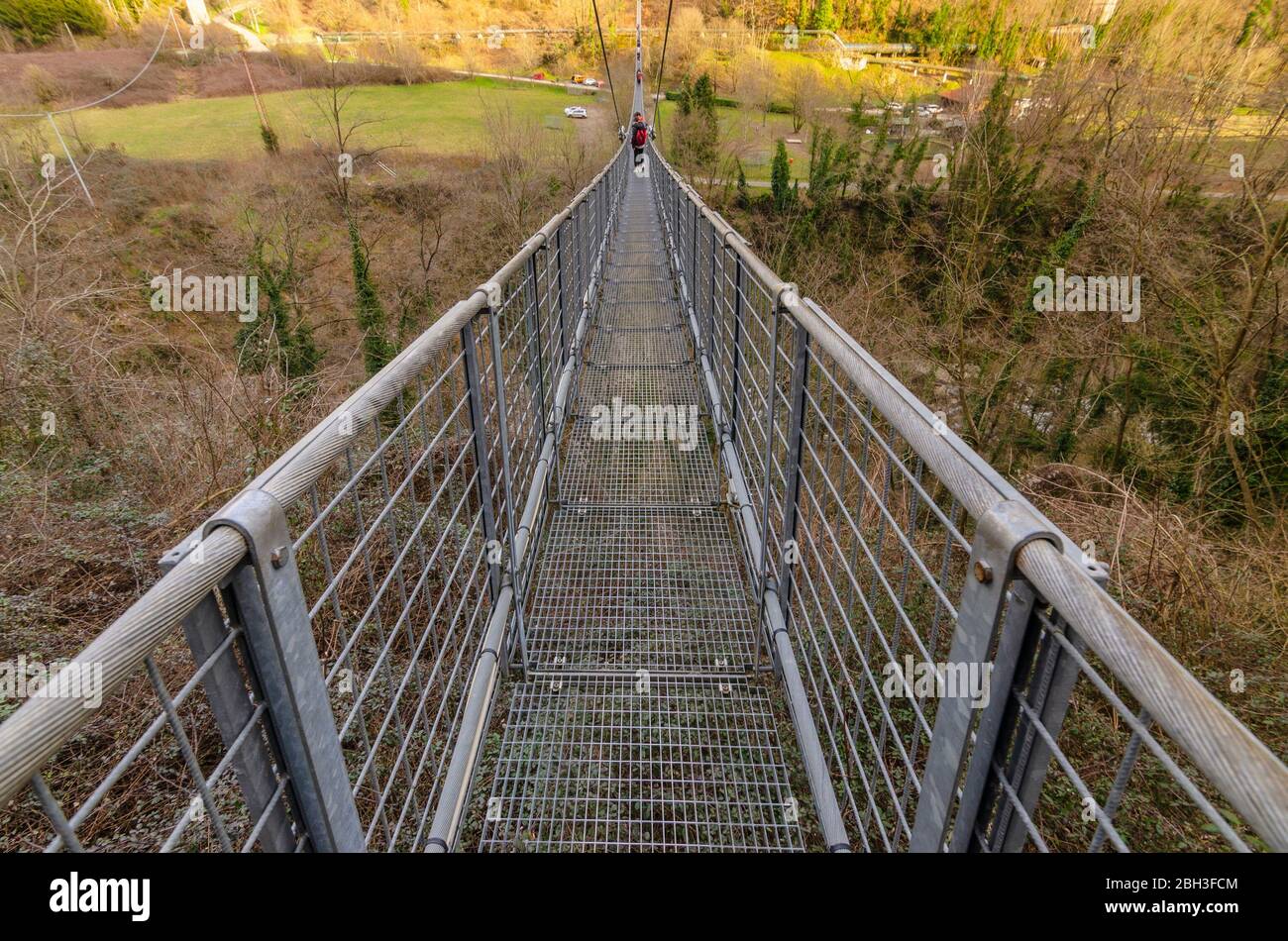 Suspension bridge walkway hi-res stock photography and images - Alamy