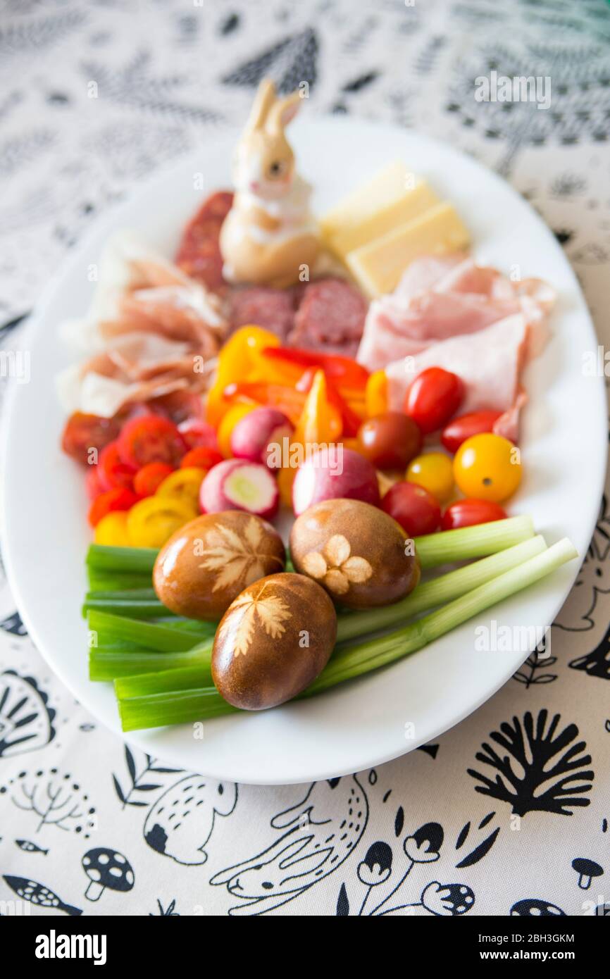 traditional Romanian orthodox Easter table Stock Photo - Alamy