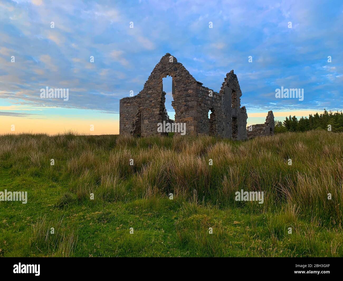 Irish ruins hi-res stock photography and images - Alamy