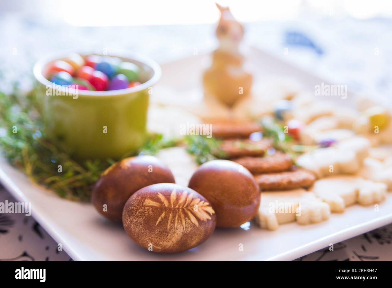 traditional Romanian orthodox Easter table Stock Photo - Alamy
