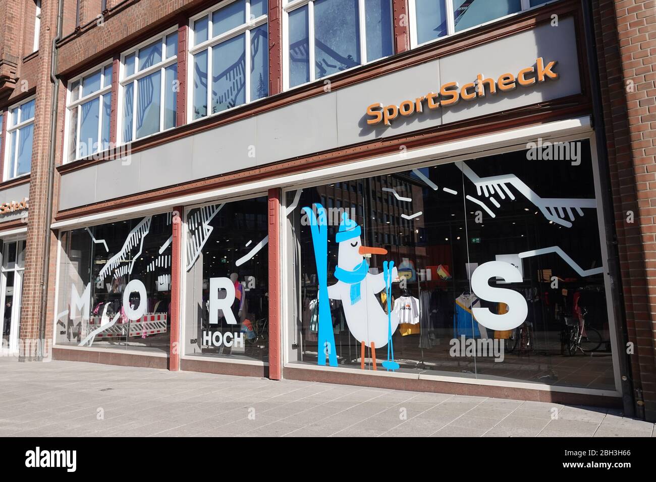 Sportscheck logo hi-res stock photography and images - Alamy