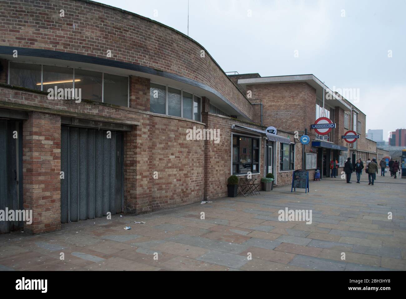 1930s Art Deco Architecture White City Underground Station, Wood Lan ...