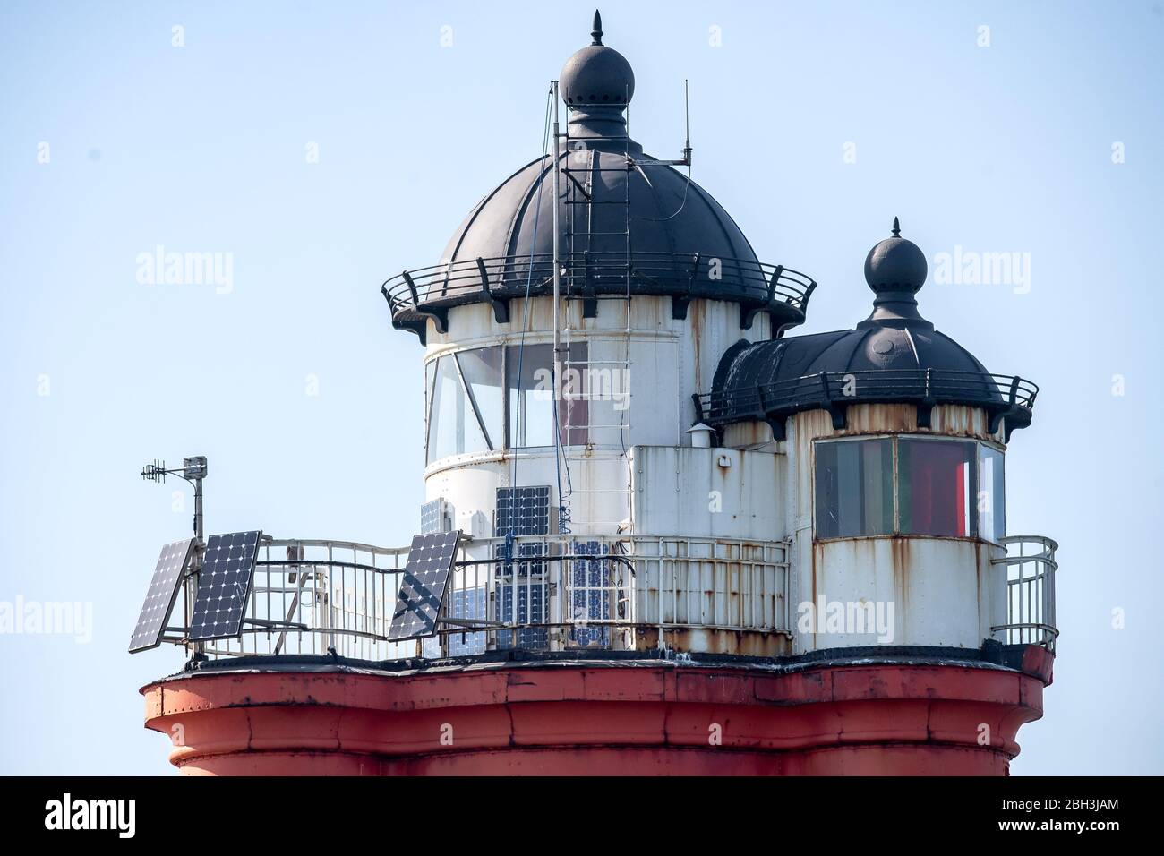 Roter Sand, Germany. 23rd Apr, 2020. In the outer Weser is the ...