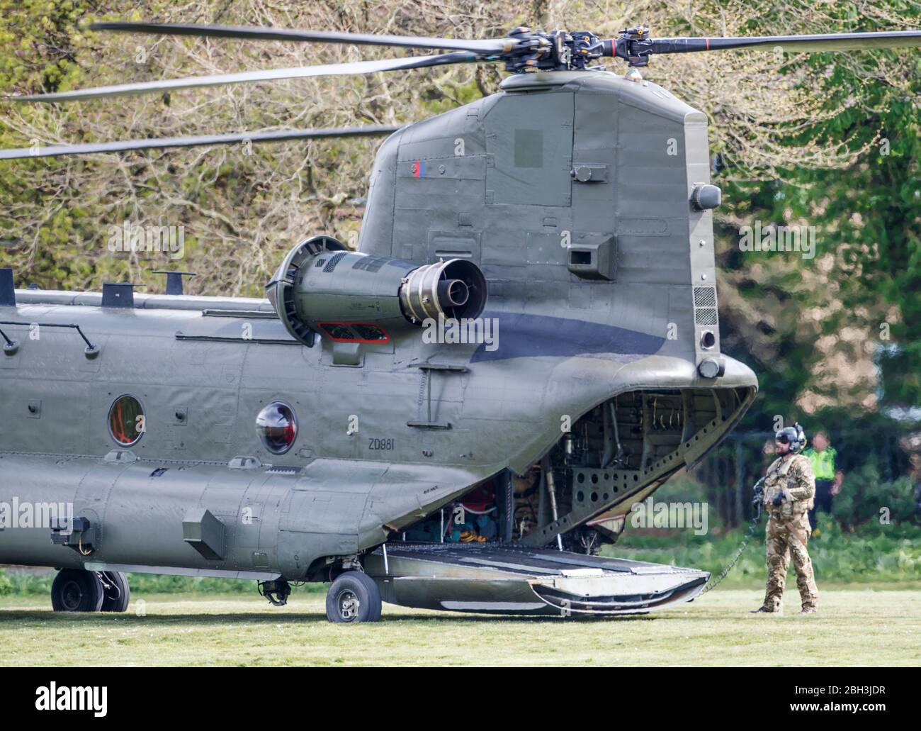 A RAF Chinook Helicopter from RAF Odiham that landed on the Stray in ...