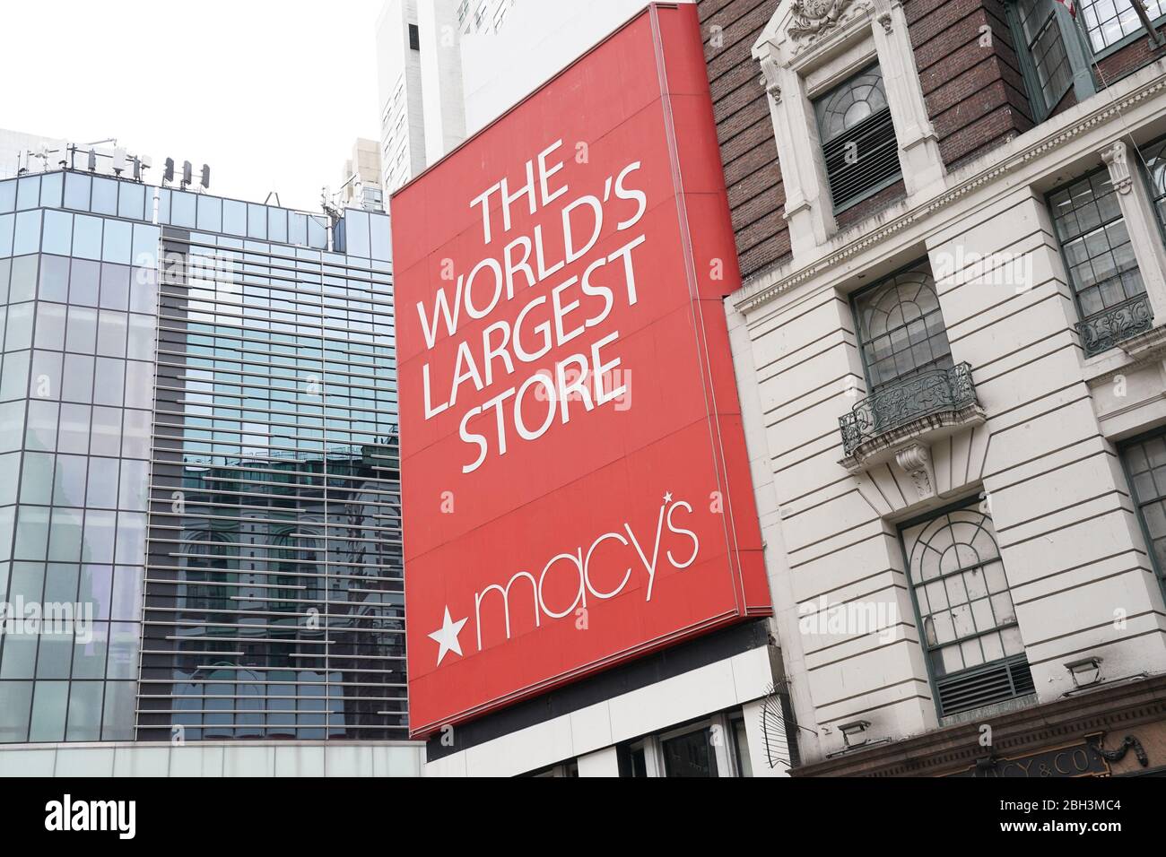 New York, NY, USA. 23rd Apr, 2020. Macy's flagship Herald Square store ...