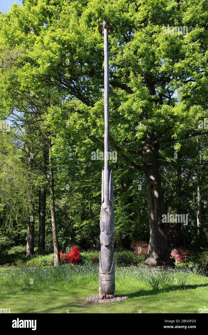 Canadian Totem Pole, Waterhouse Plantation, Bushy Park, Hampton Court ...