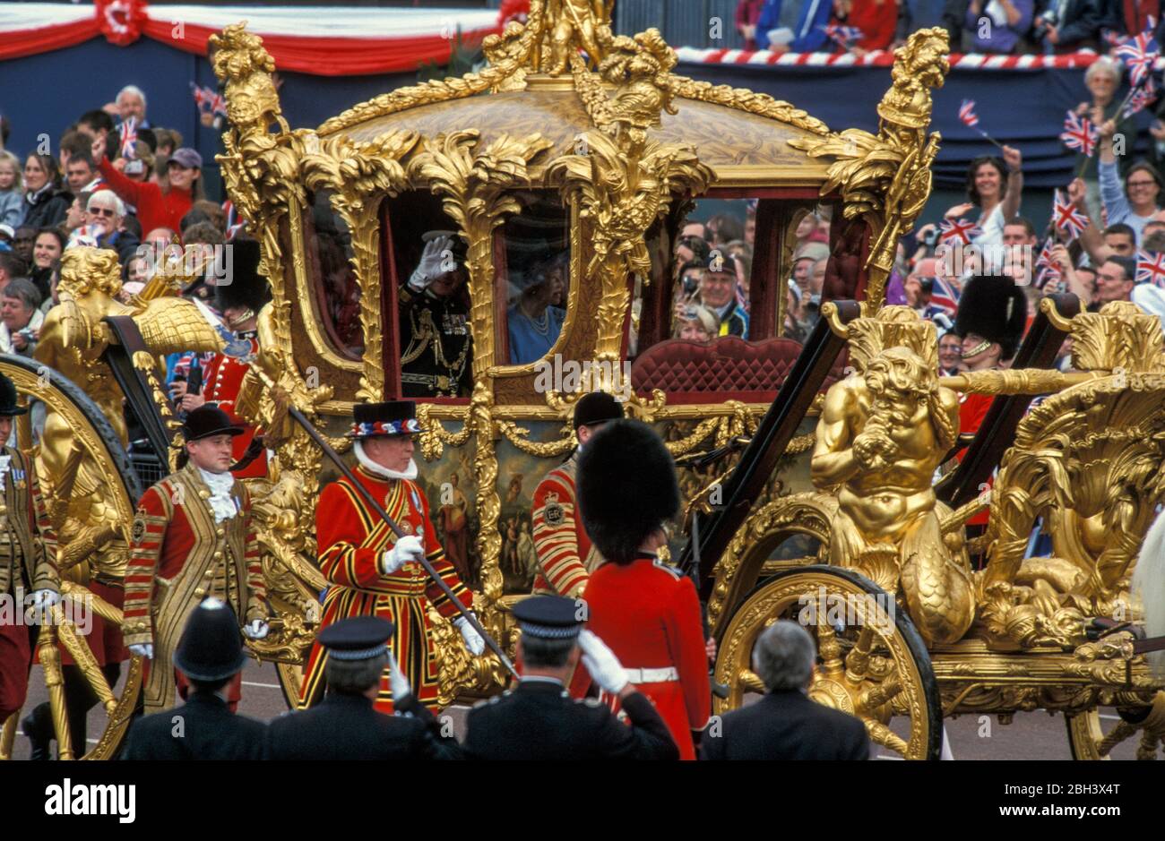 Celebrate golden jubilee queen elizabeth ii hi-res stock photography ...