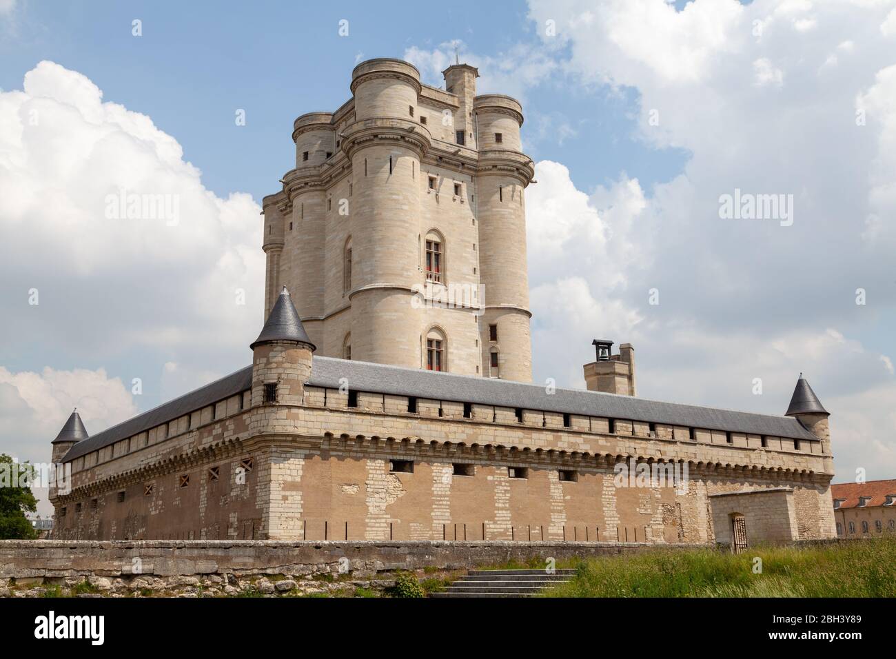 Donjon du chateau vincennes hi-res stock photography and images - Alamy