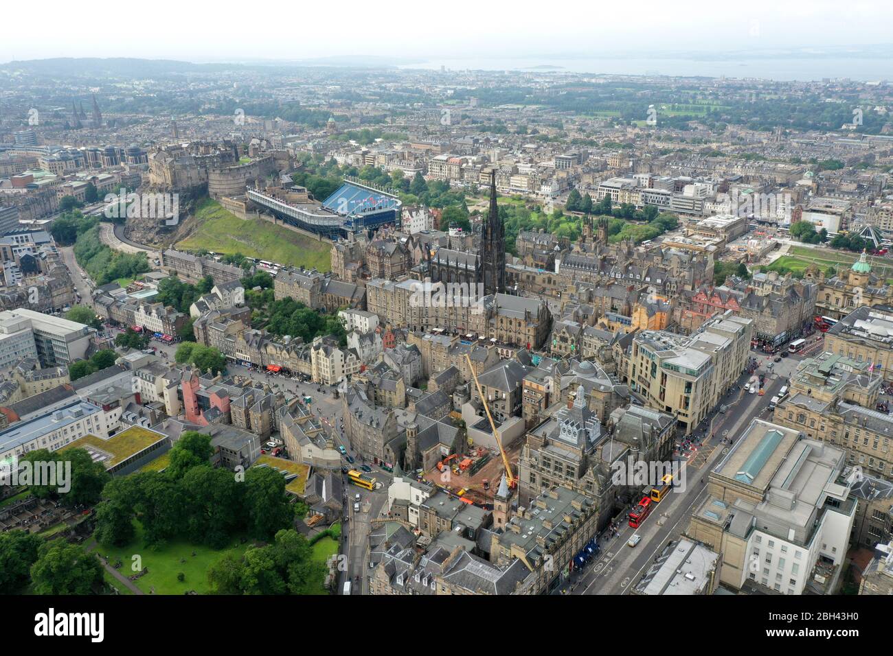 Edinburgh old town north bridge hi-res stock photography and images - Alamy