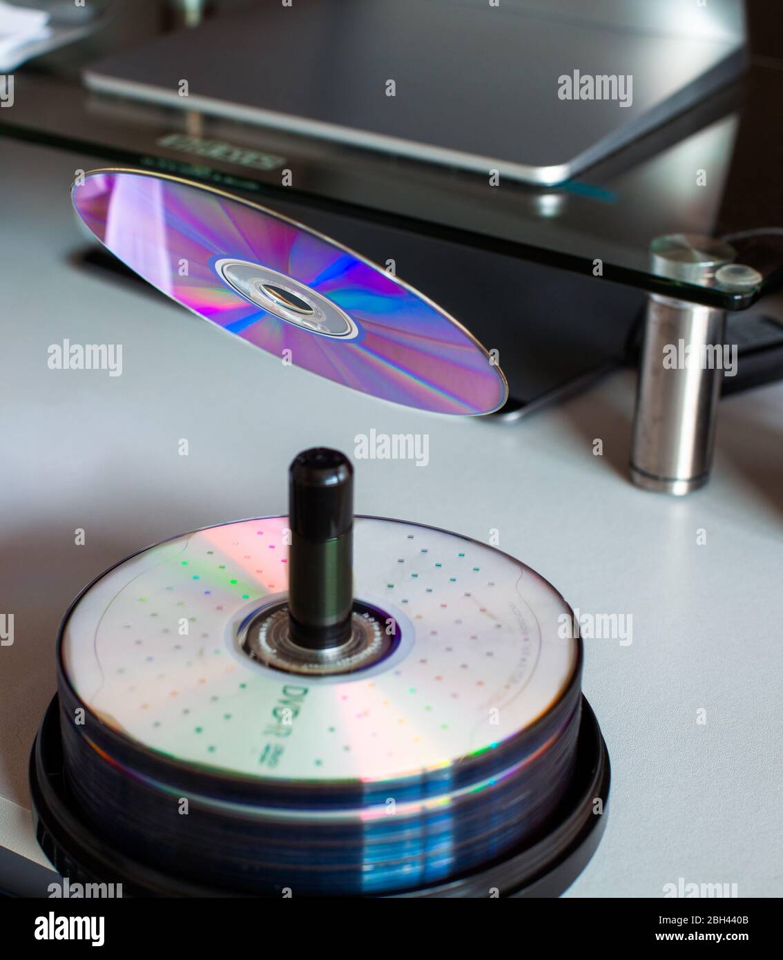 Hovering disk hi-res stock photography and images - Alamy