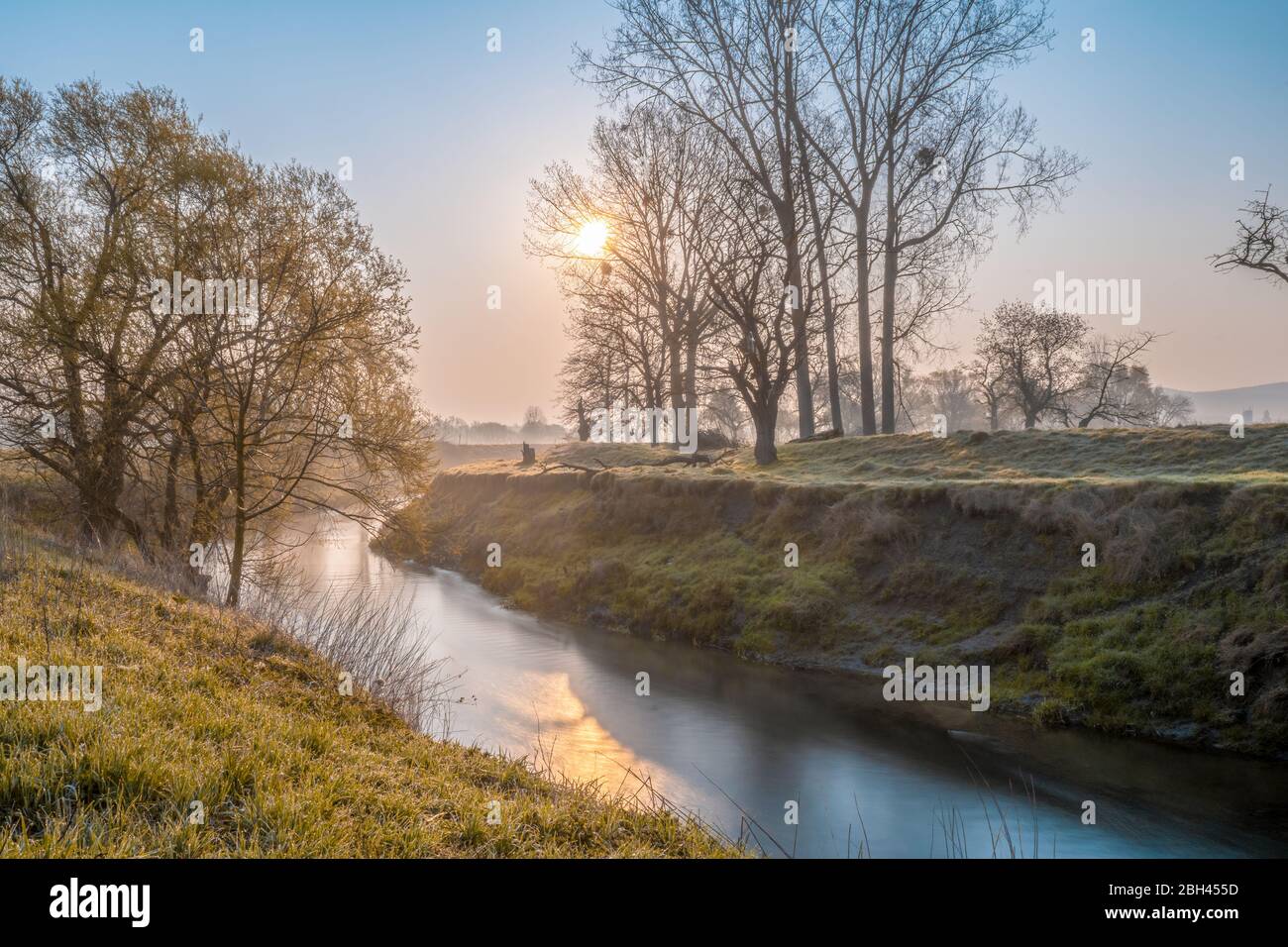 River mood atmosphere sun hi-res stock photography and images - Alamy