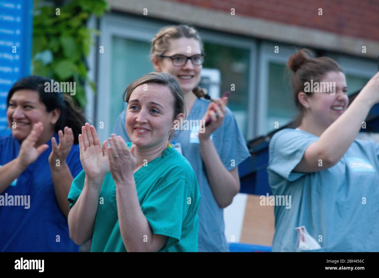 Nurse clap uk hi-res stock photography and images - Alamy