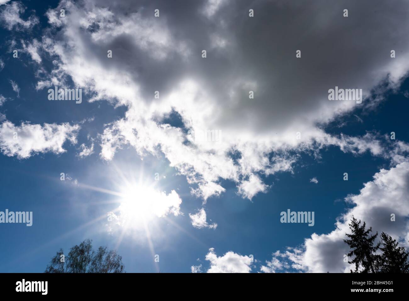 Beautiful sky with volumetric clouds, and the rays of the sun Stock ...