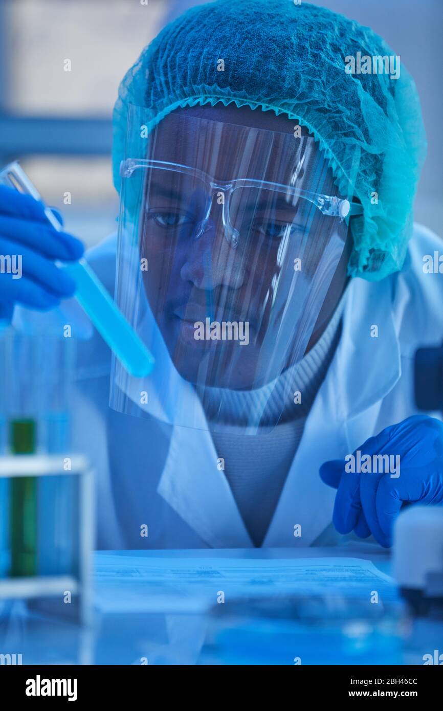 African looking test tube hi-res stock photography and images - Alamy