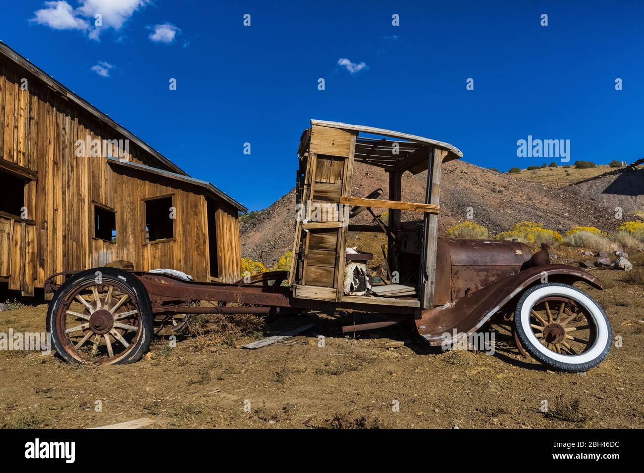 Old truck from the early 20th century in the Berlin ghost town ...