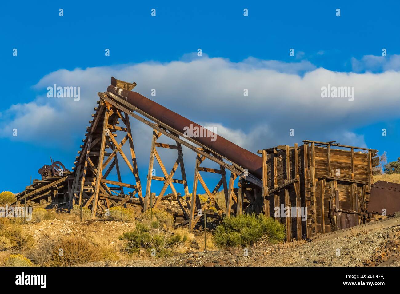 Mining structure hi-res stock photography and images - Alamy