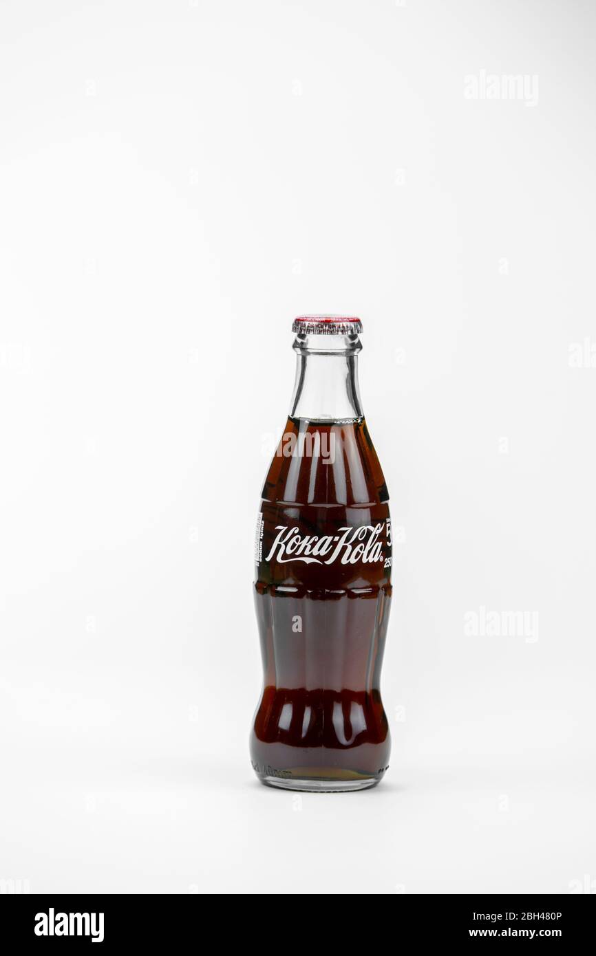 Classic coca cola bottle shape hi-res stock photography and images - Alamy