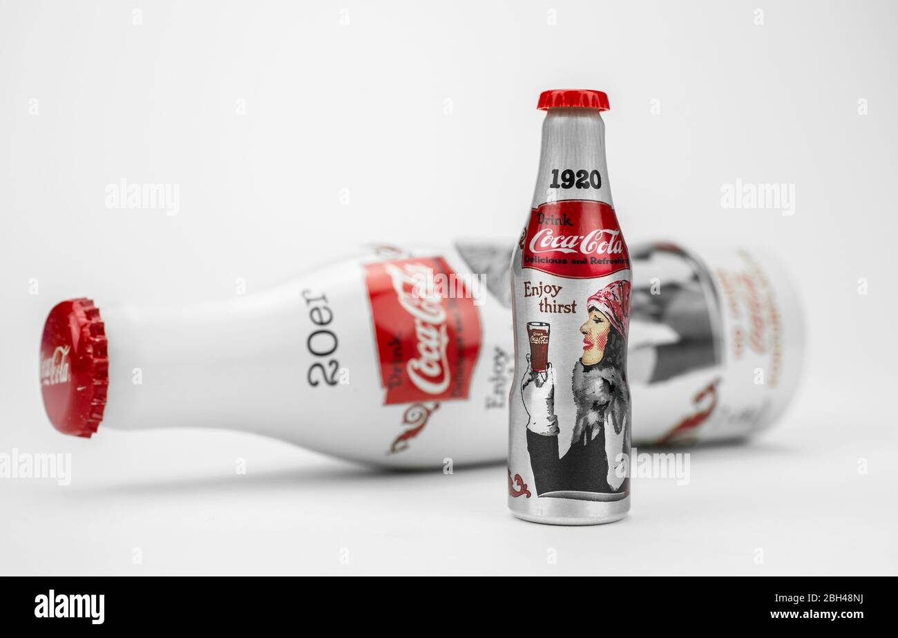 Coca cola bottles 1920s hi-res stock photography and images - Alamy