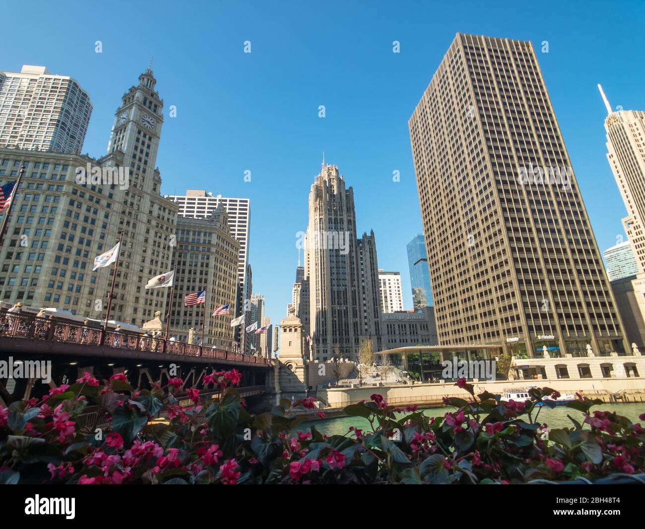 Chicago skyline daytime 4k hi-res stock photography and images - Alamy
